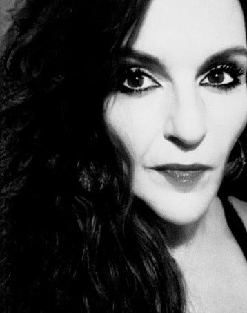 Robyn Schultz – Medium