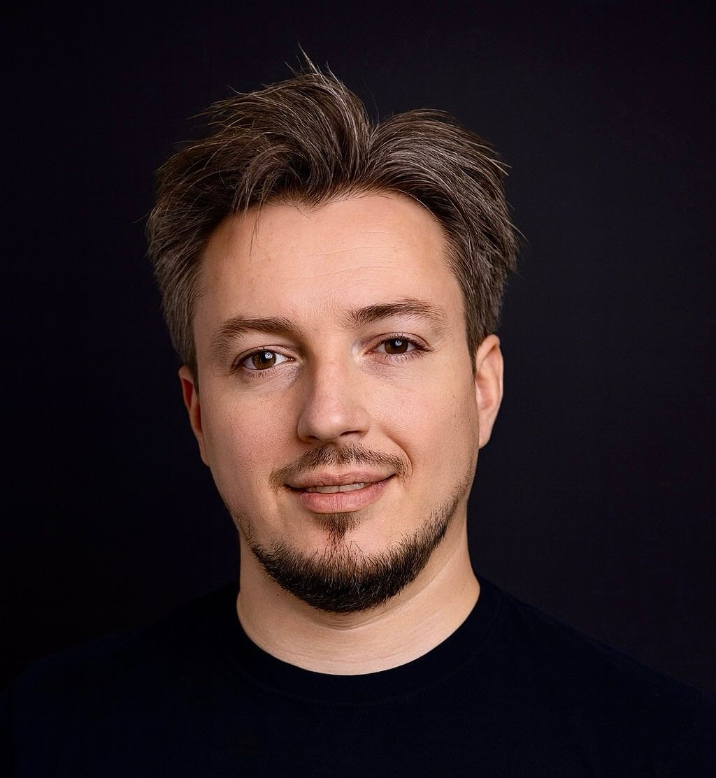 Alex Rozdolskyi – Medium