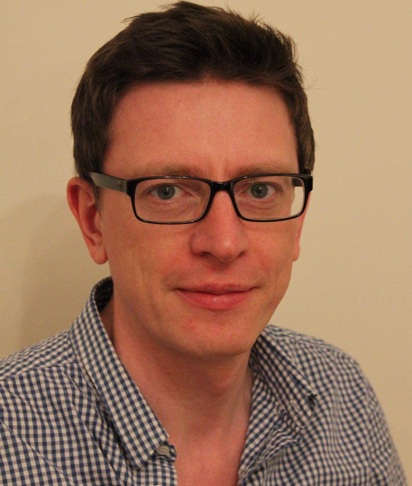 Neil Hall – Medium