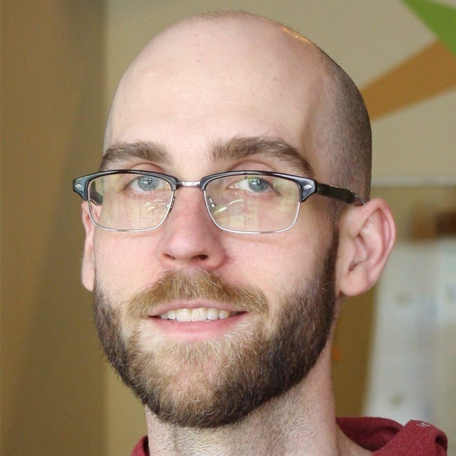 Lee Irvine – Medium