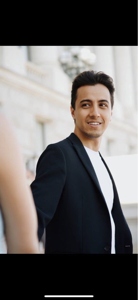 Mostafa Razavi – Medium