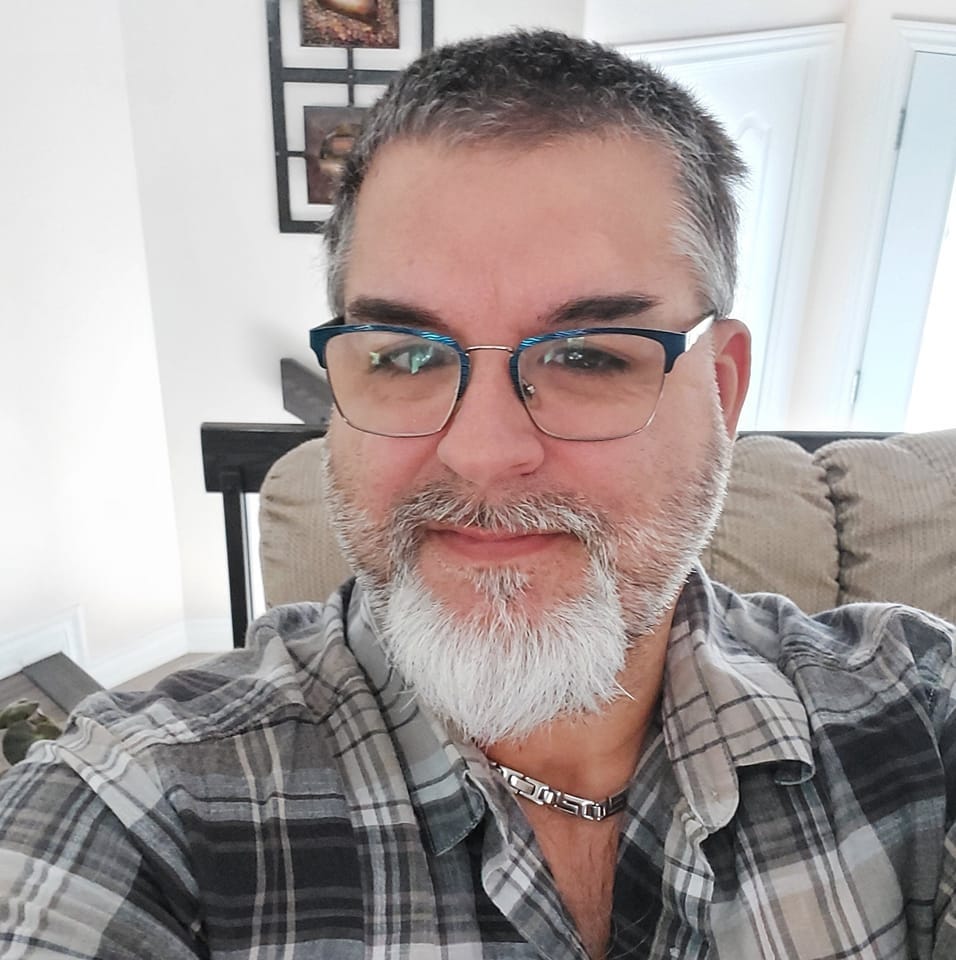 Sly Chasles – Medium