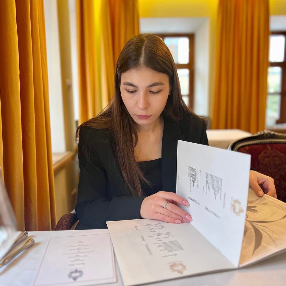 Elena Riabinina – Medium