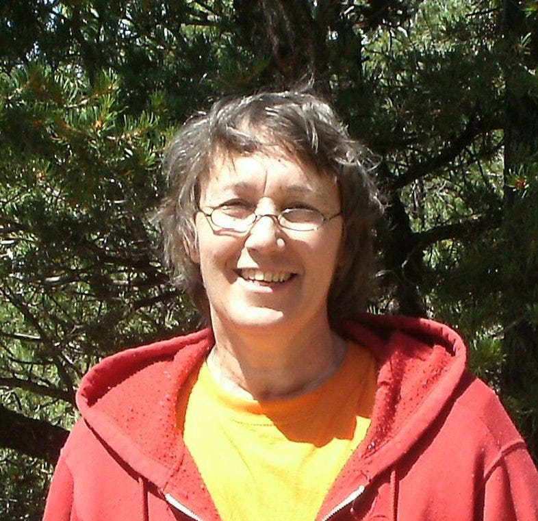 Elaine Foster – Medium