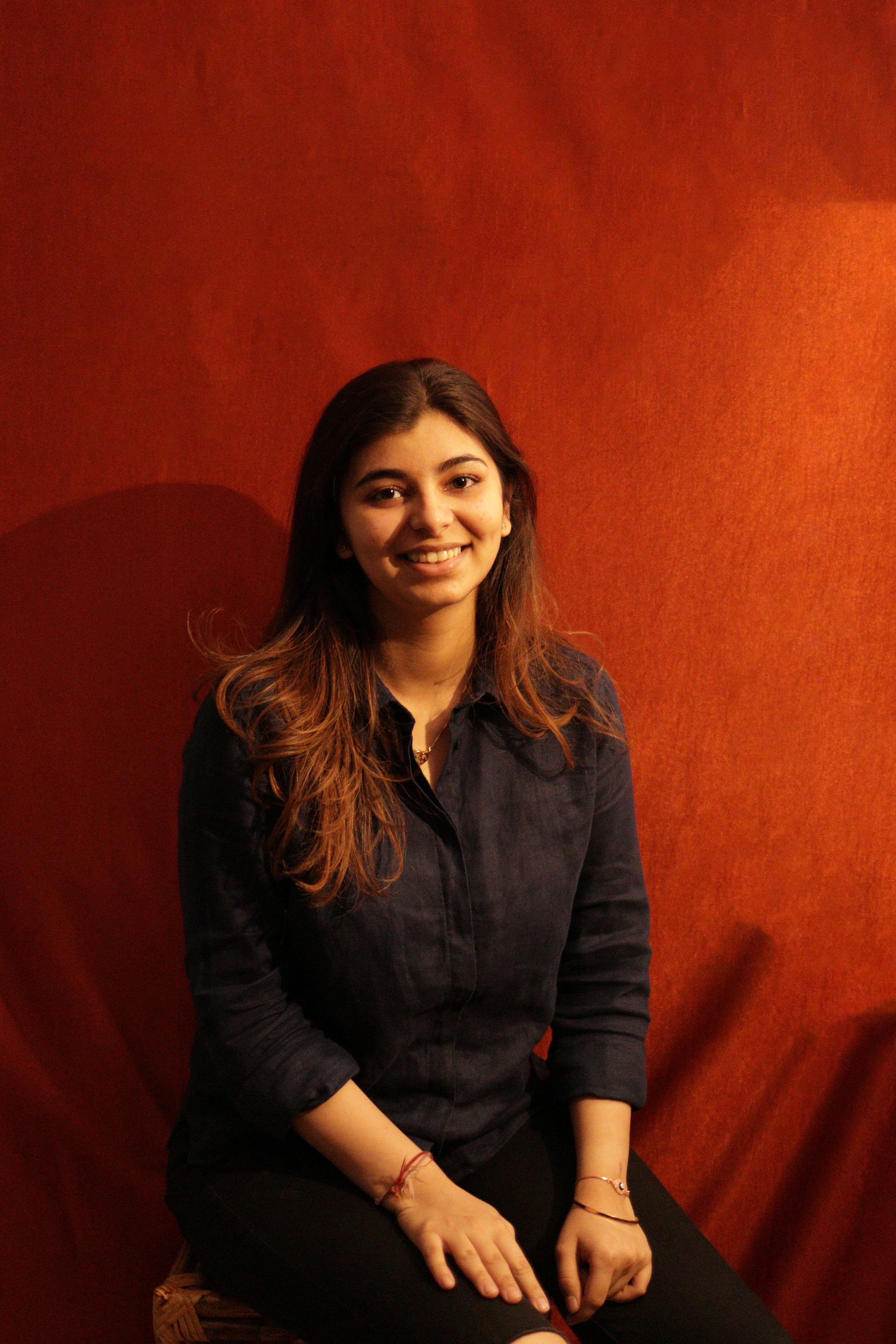 Viddhi Thakker – Medium