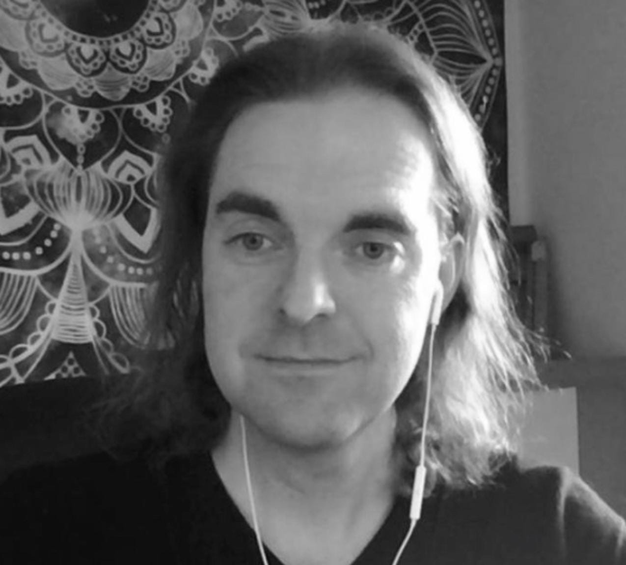 Dani Jones – Medium