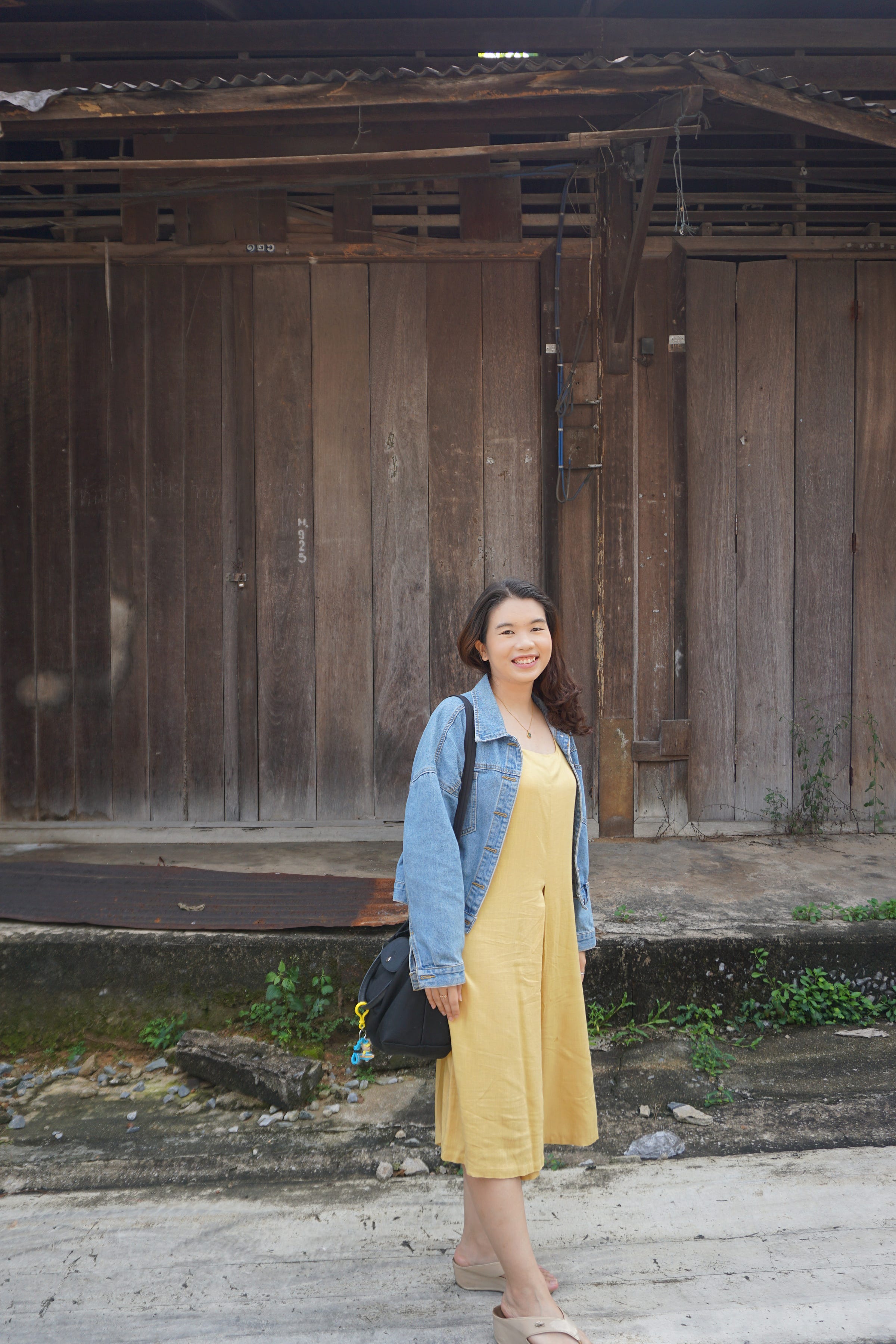 Karn Theanthong – Medium