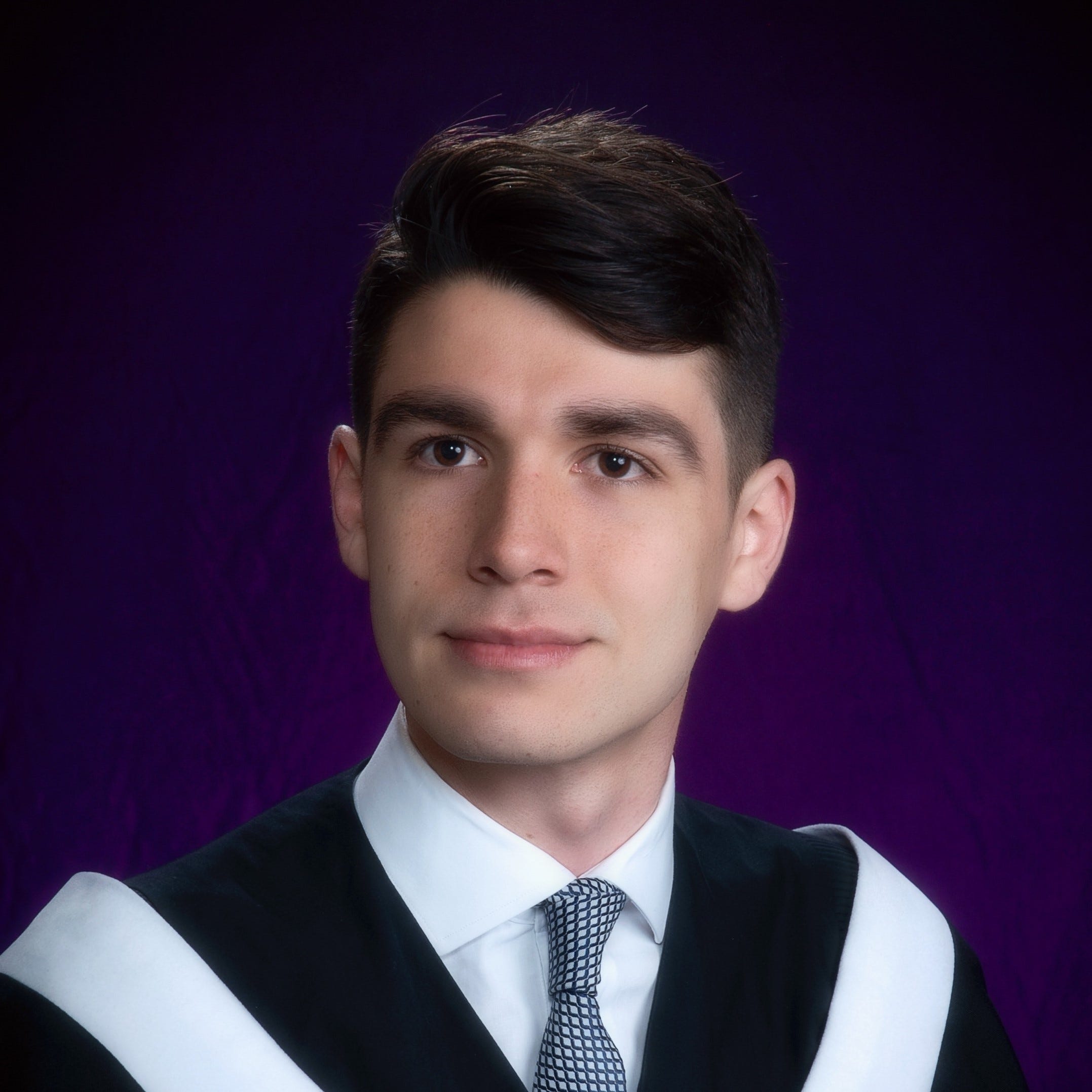 Adrian Pierce – Medium