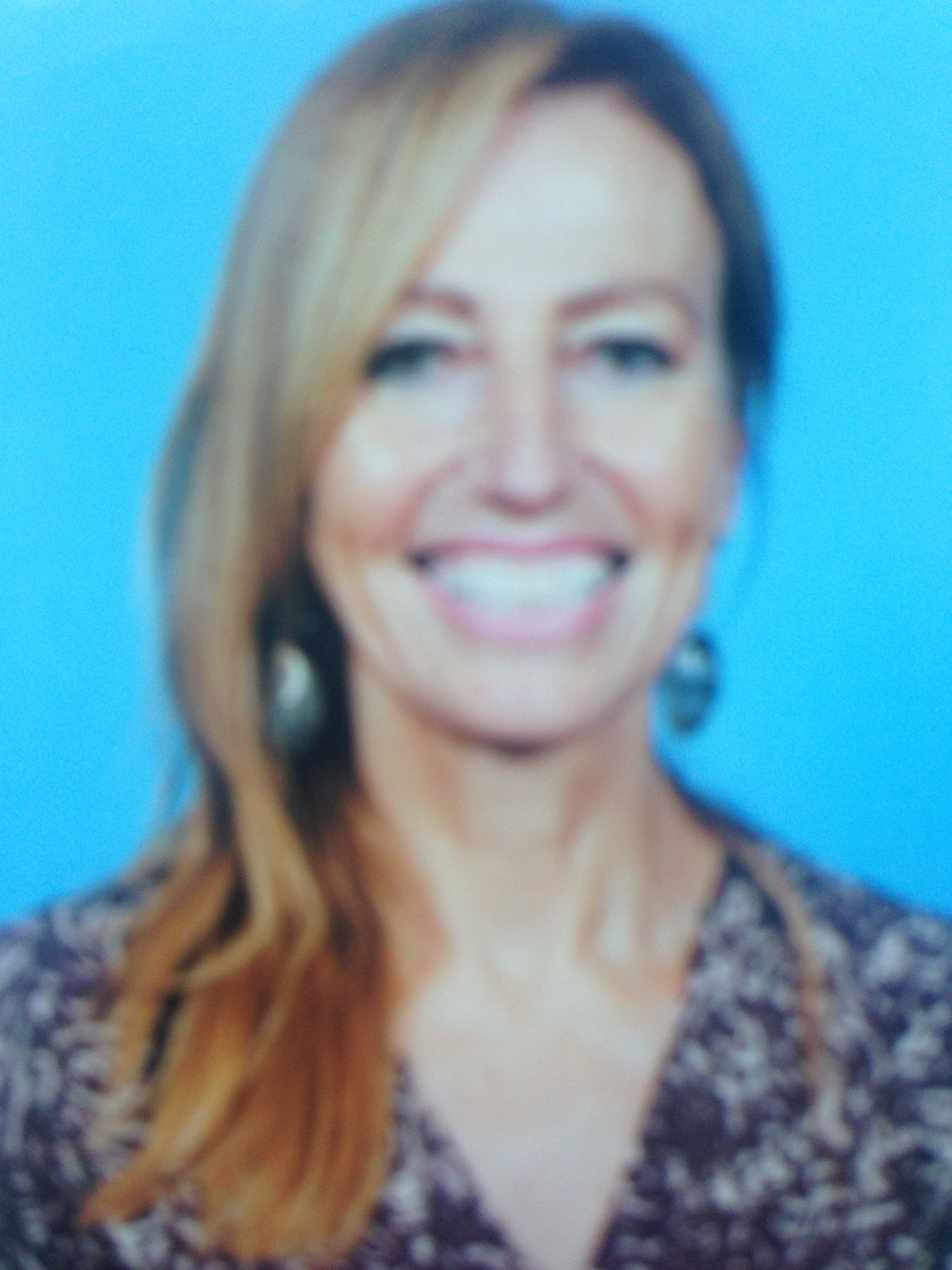 Suzanne Andrews – Medium