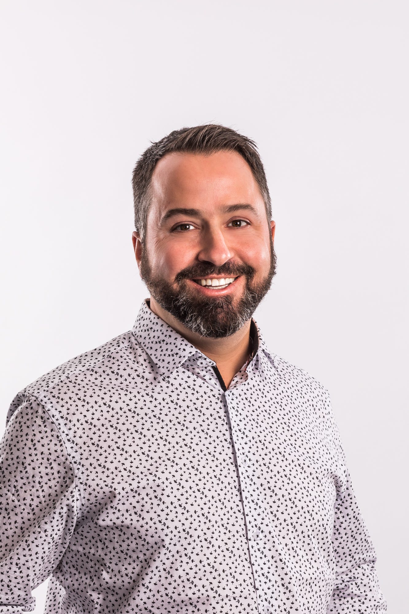 Simon Chamberland – Medium