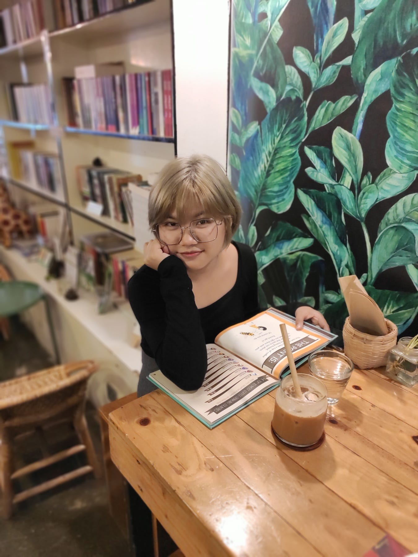 Ei Thin Zar – Medium