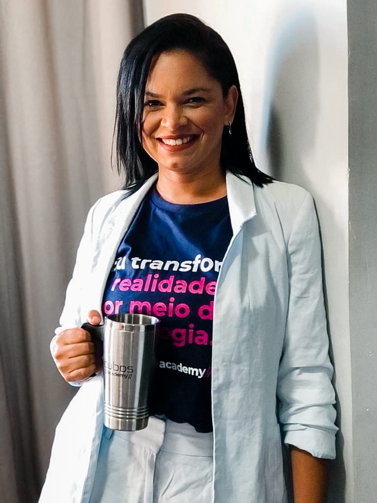 Ingrid Corrêa – Medium