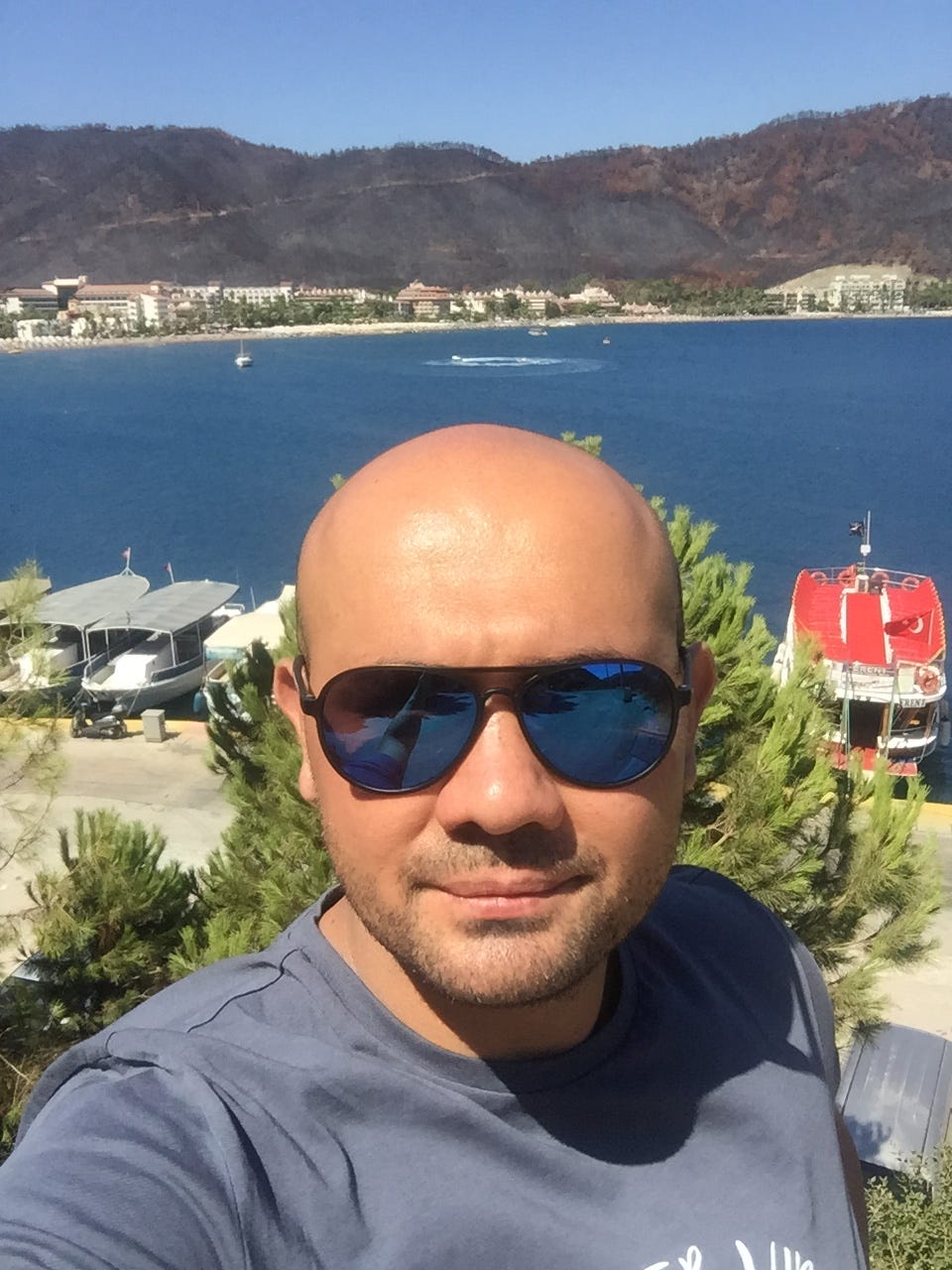Kadir Ünlühan – Medium