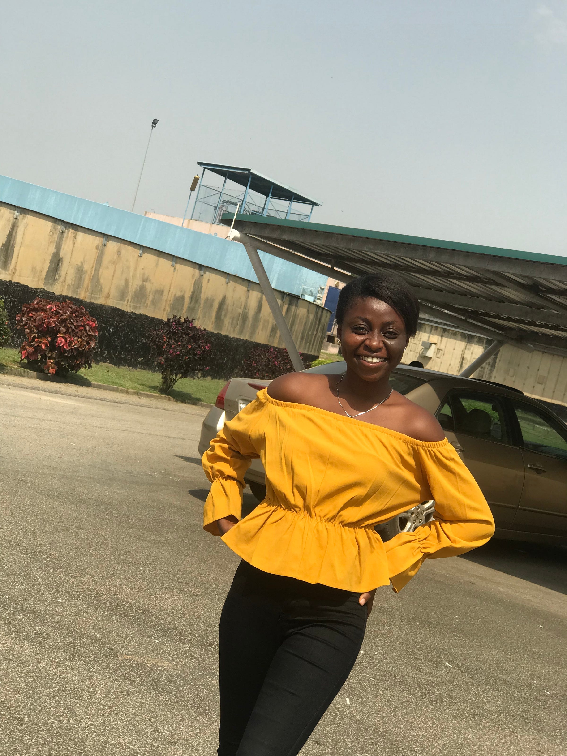 Gloria Anefu – Medium
