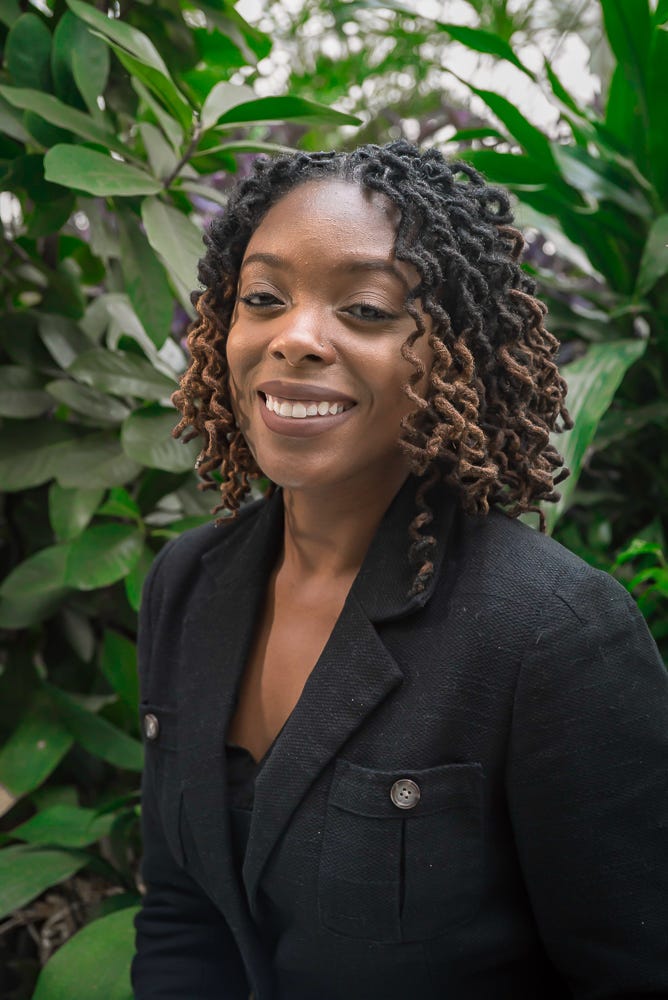 Gabrielle Clark – Medium