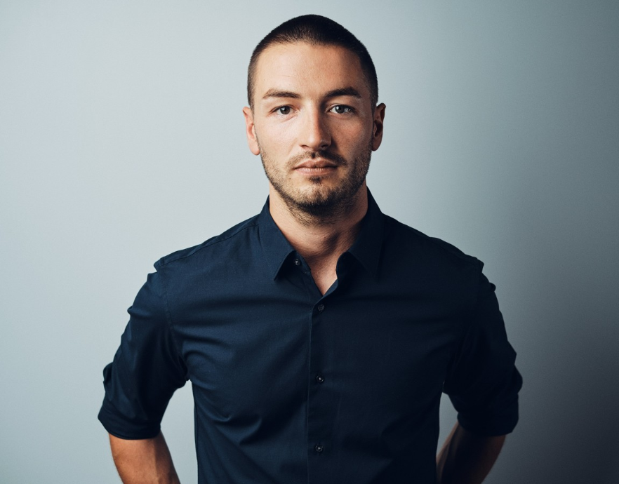 Luke Hodgson – Medium