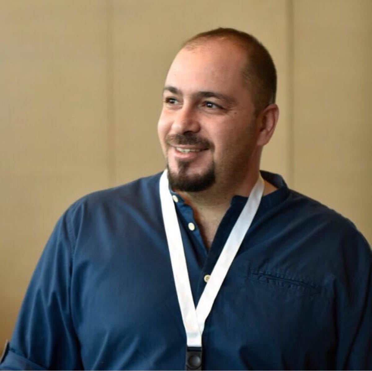 Enad dhemesh – Medium