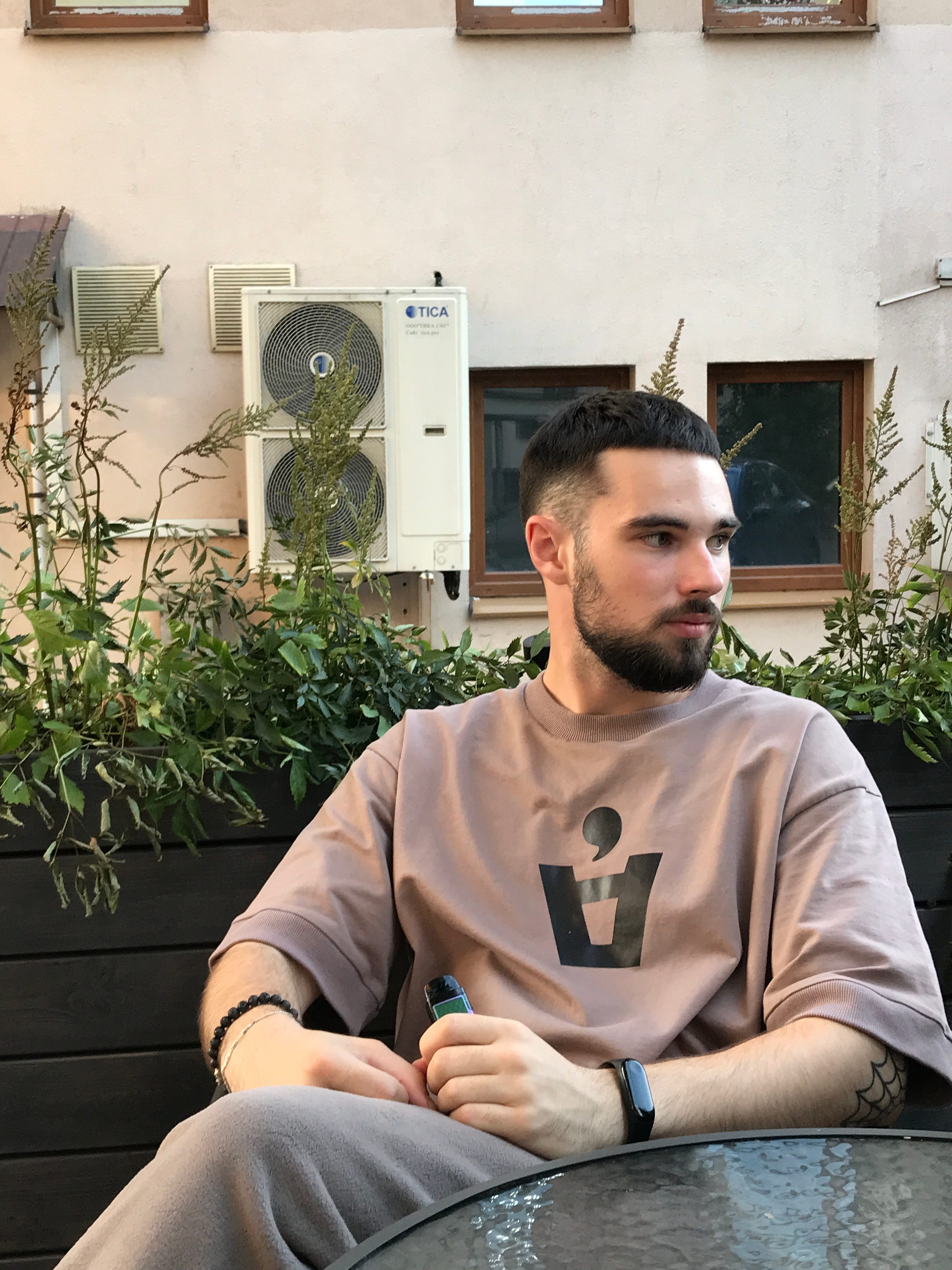 Anton Rubinov – Medium