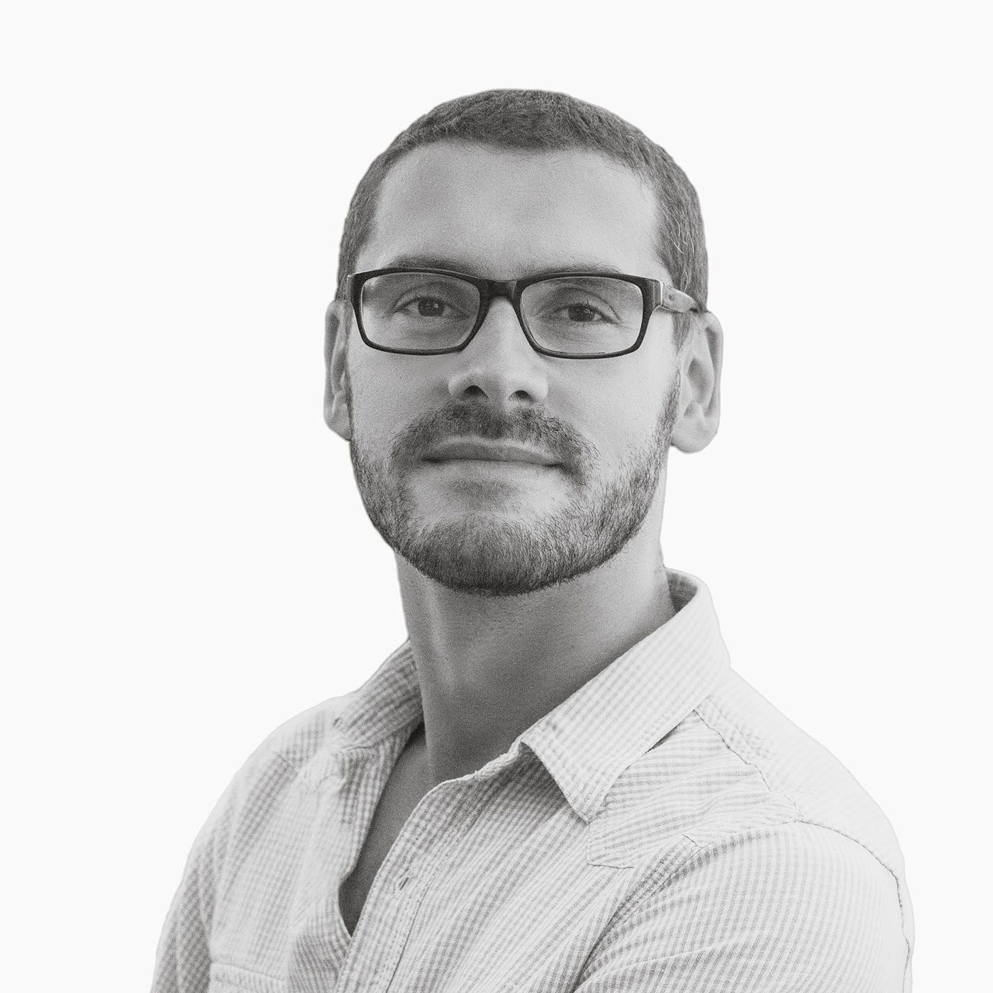 Dejan Kovačević – Medium