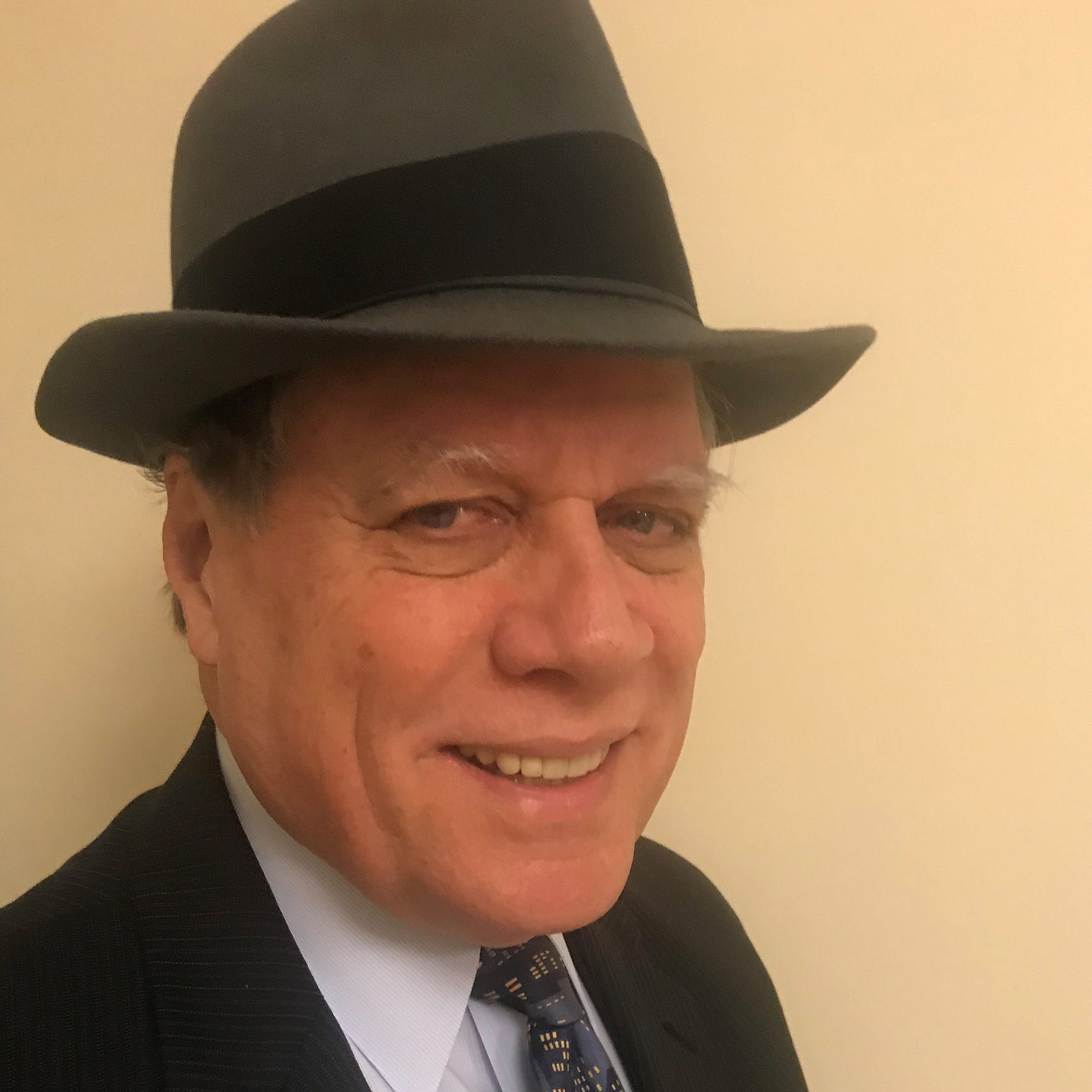 laird kelly – Medium