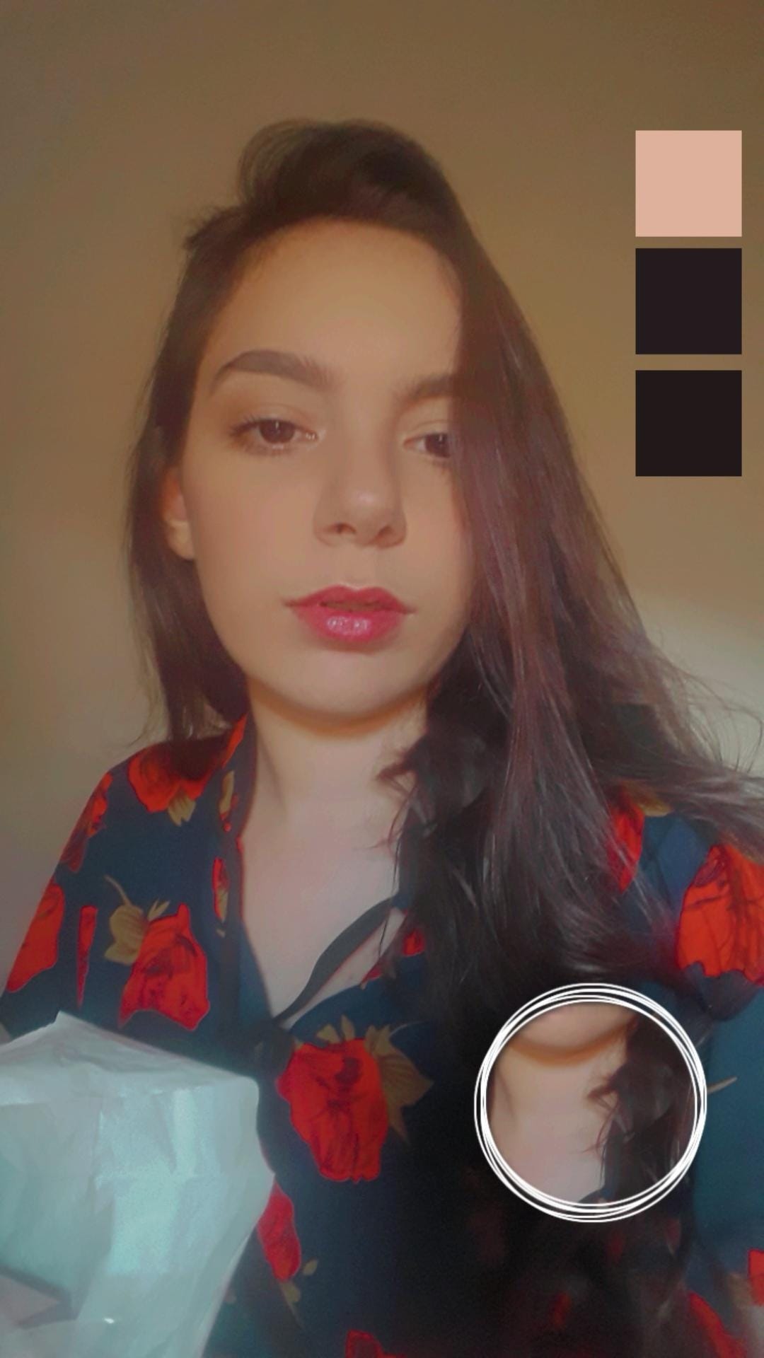 Lara Alves – Medium