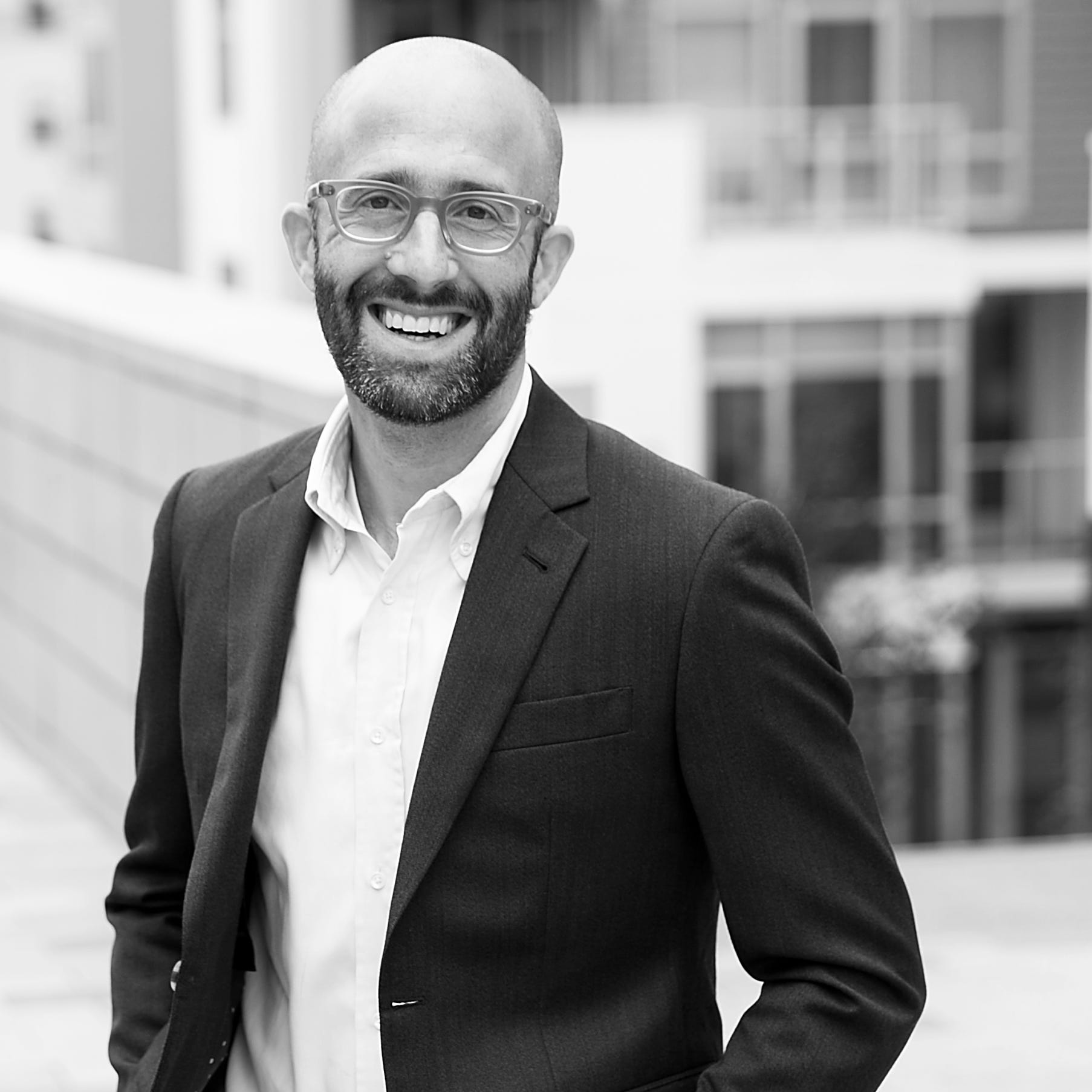 Lev Kushner – Medium