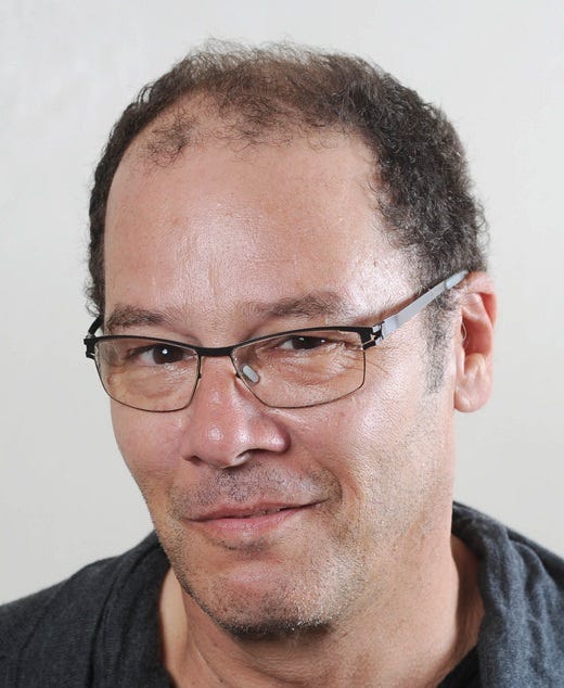 Robert Vinet – Medium