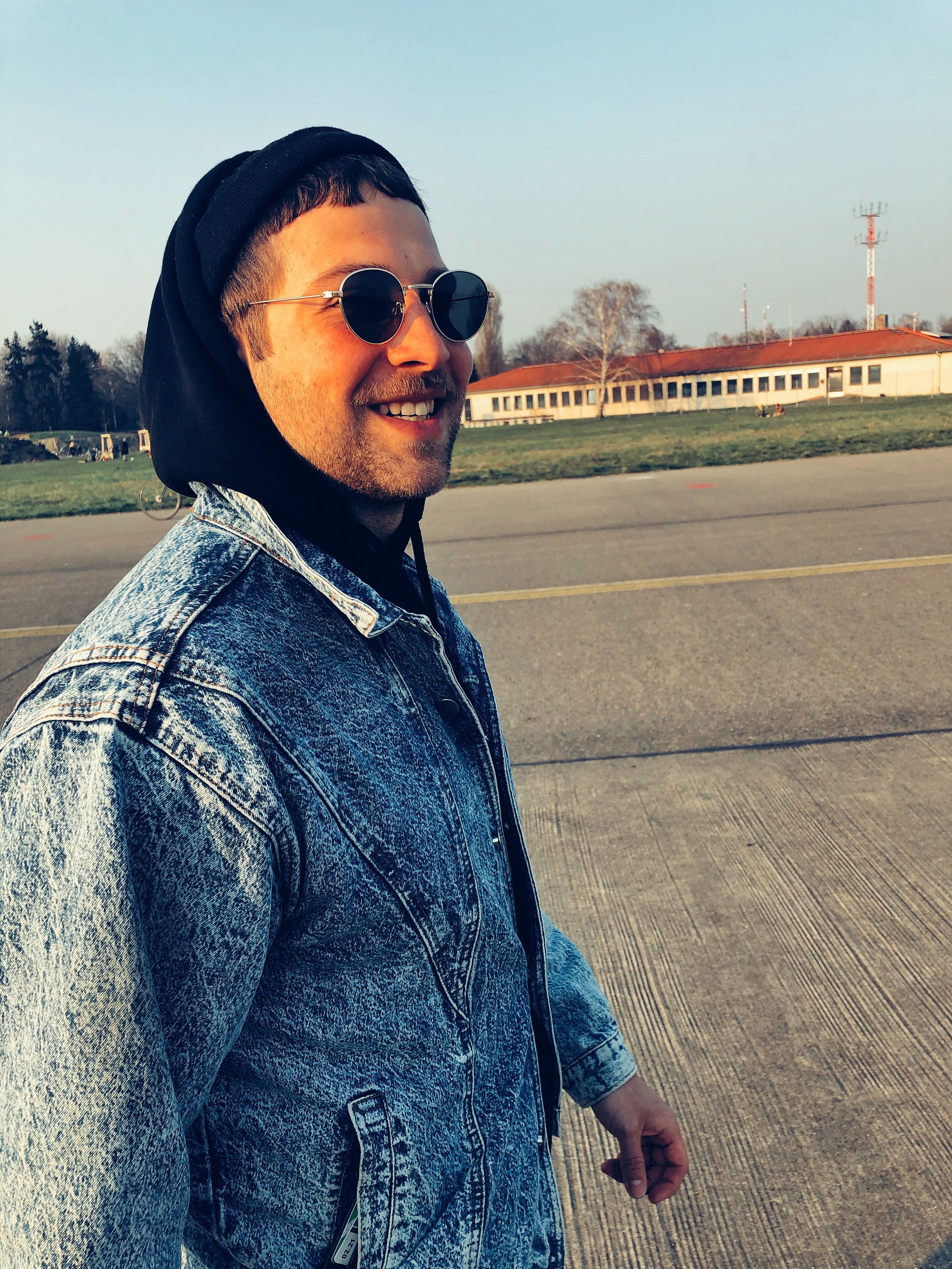Dustin Mueller – Medium