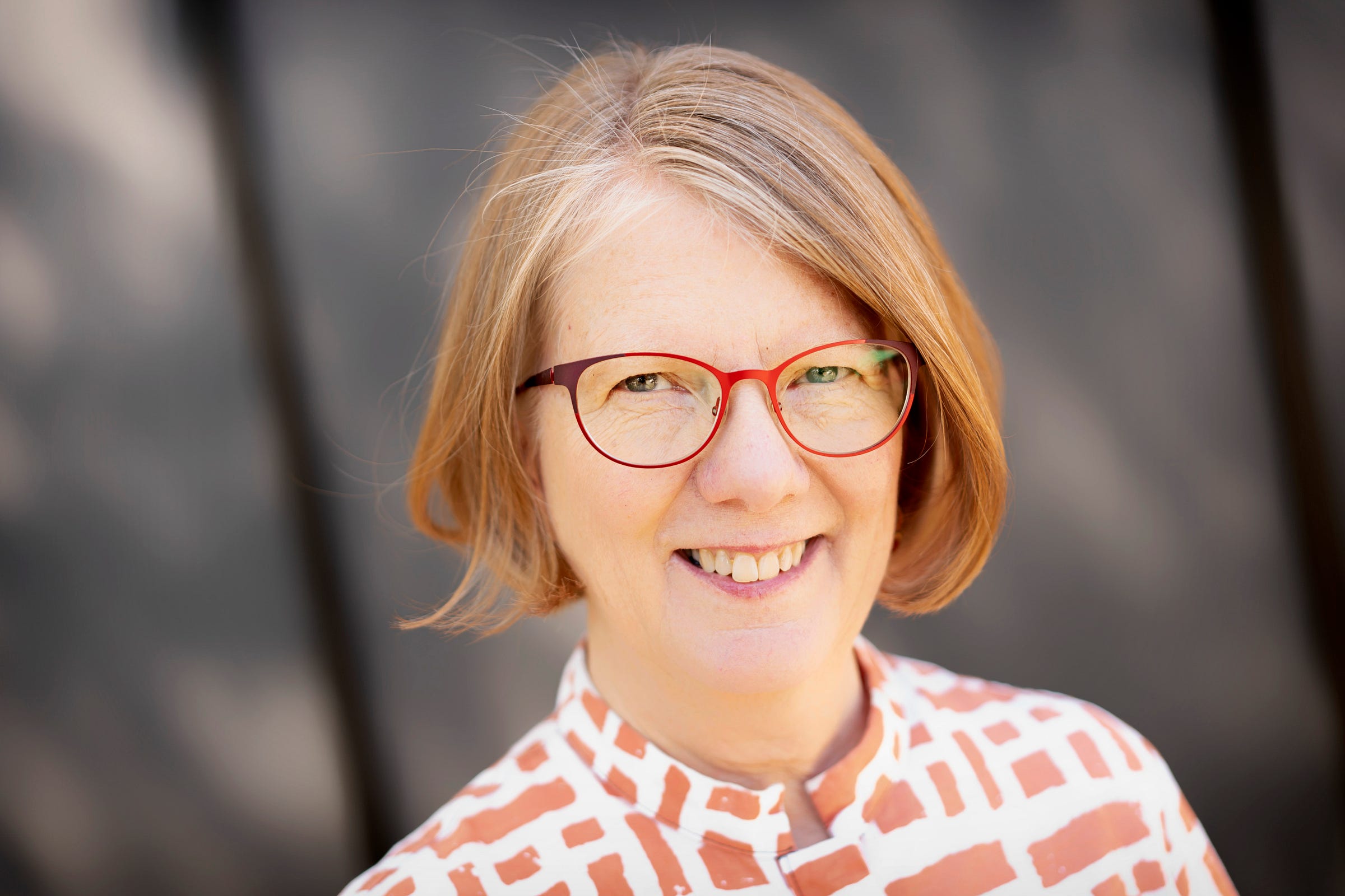 Sarah Lutman – Medium