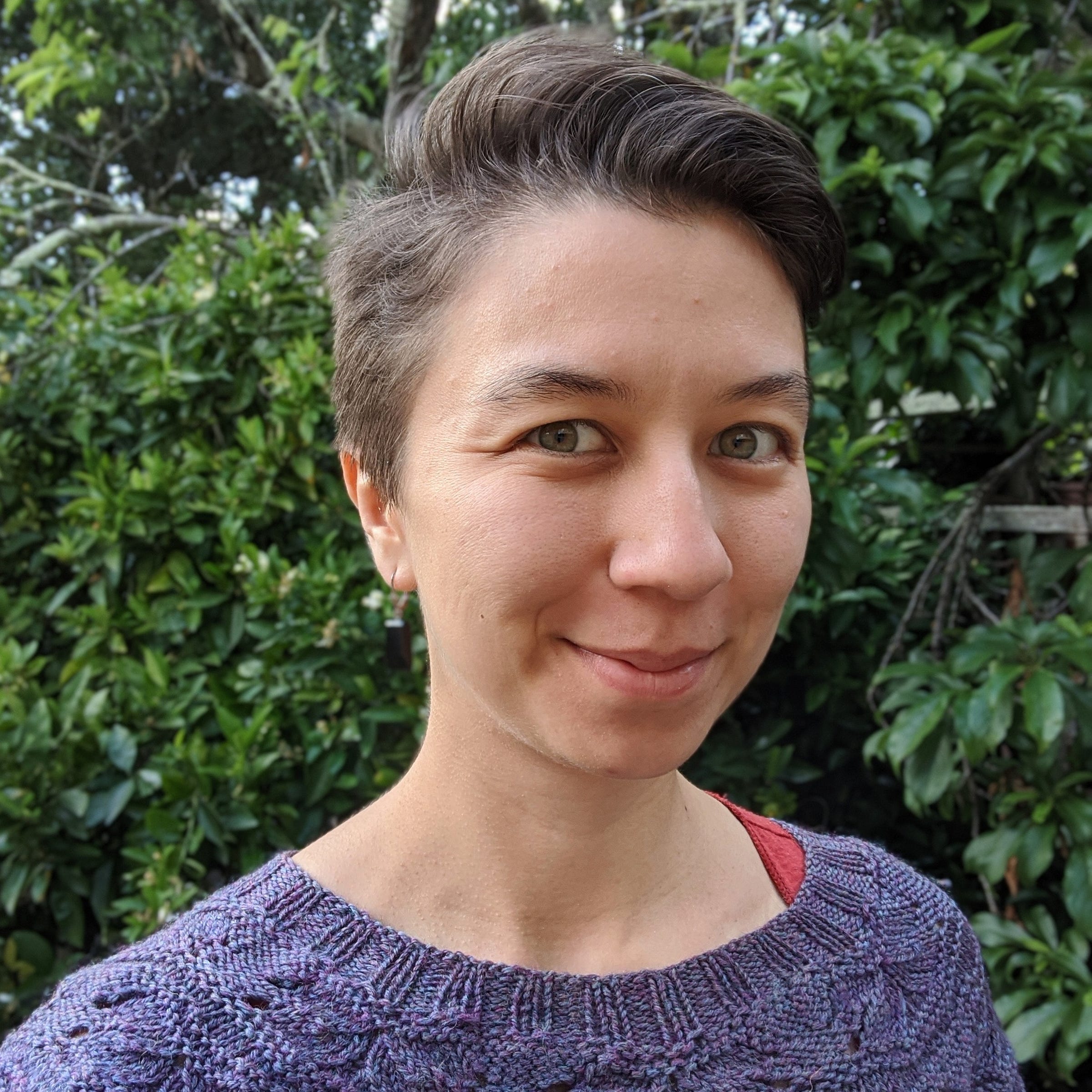 Amy Loftus – Medium