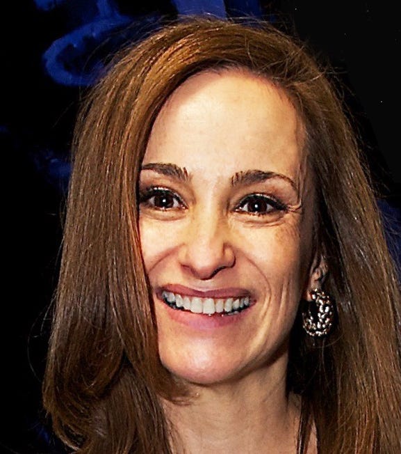 Naomi Ben-Shahar – Medium