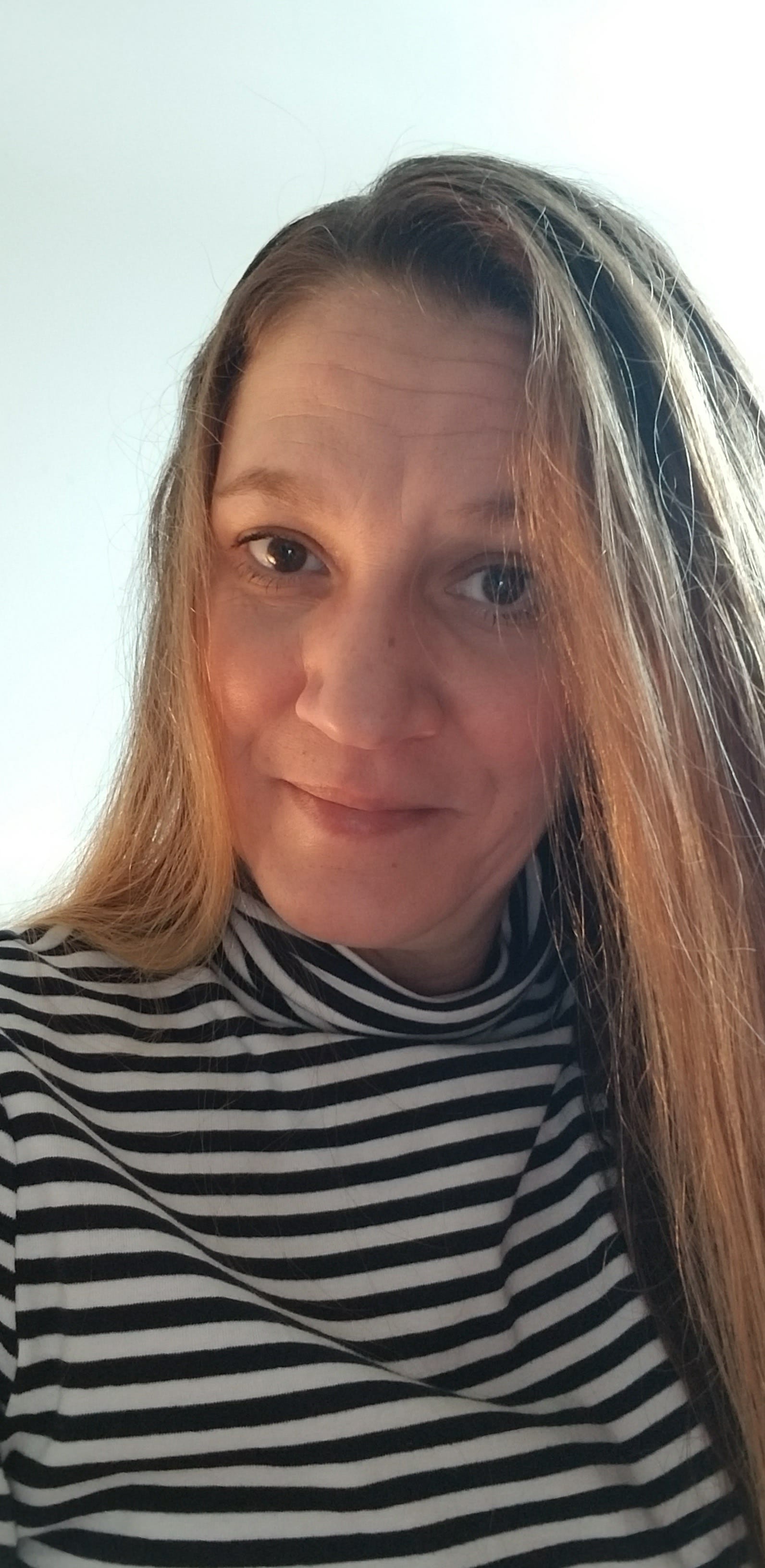 April Rhynold – Medium