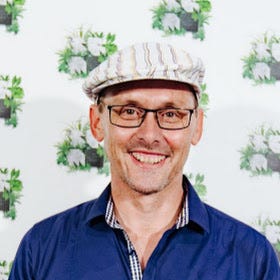 Oliver Scholey – Medium