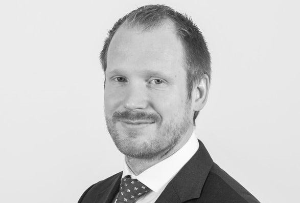 Ali Robertson – Medium