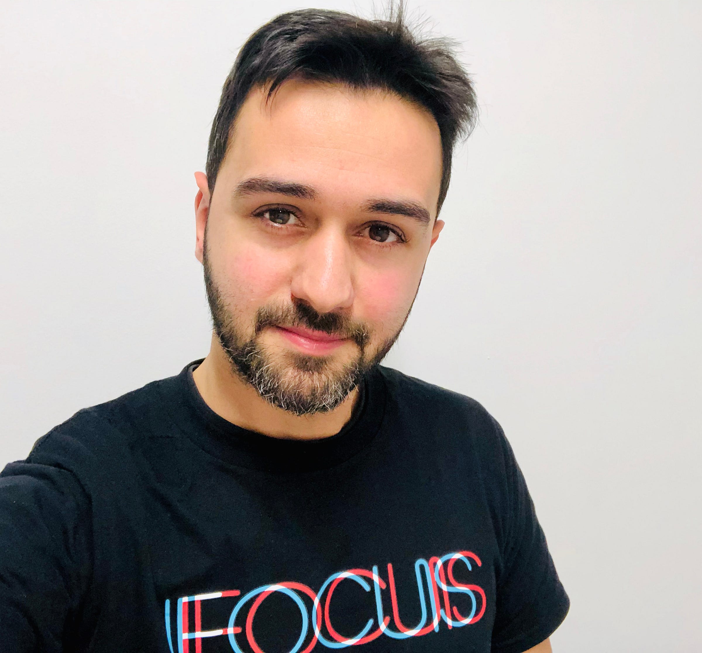 Rob (Robert Gasparyan) – Medium