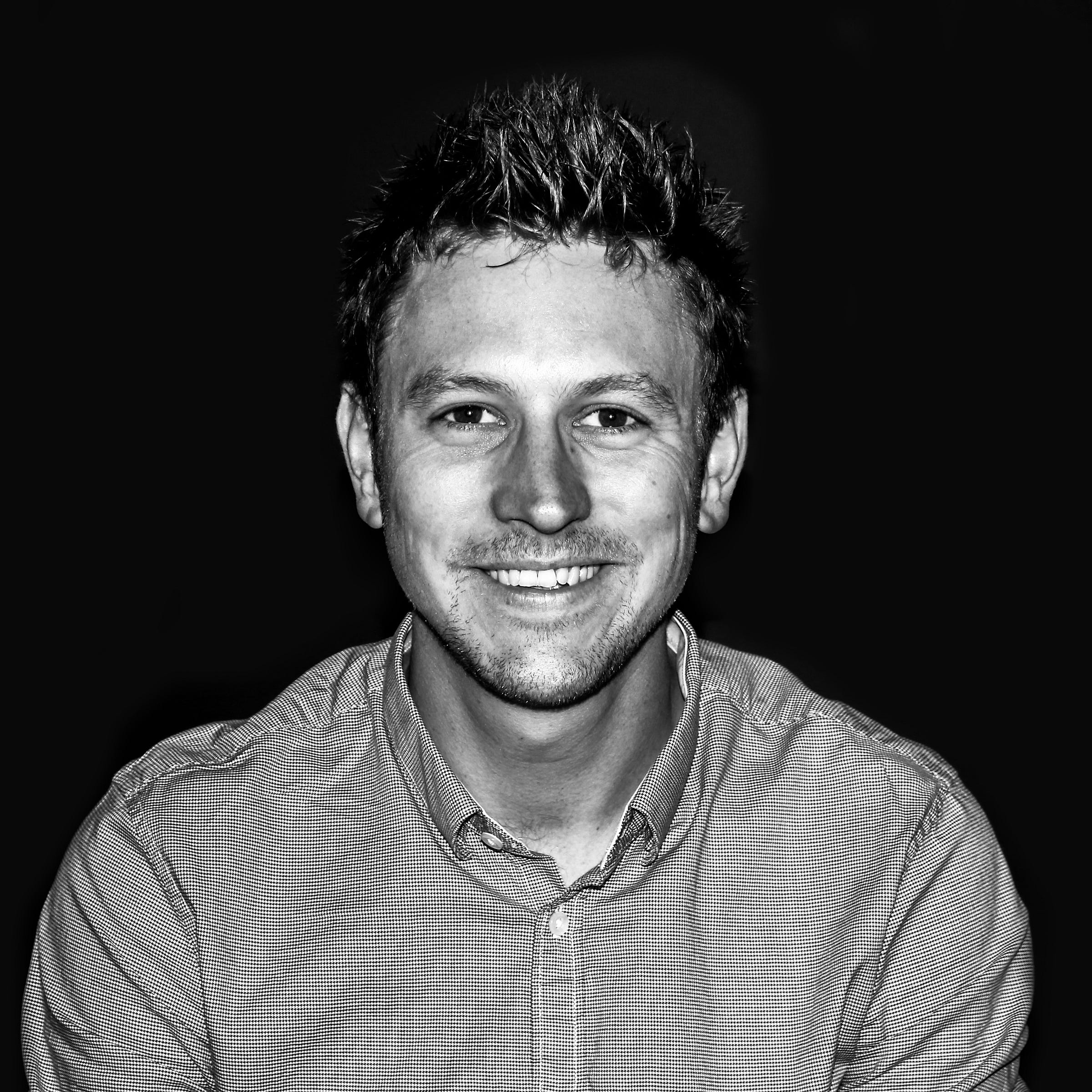 Neil Kelly – Medium