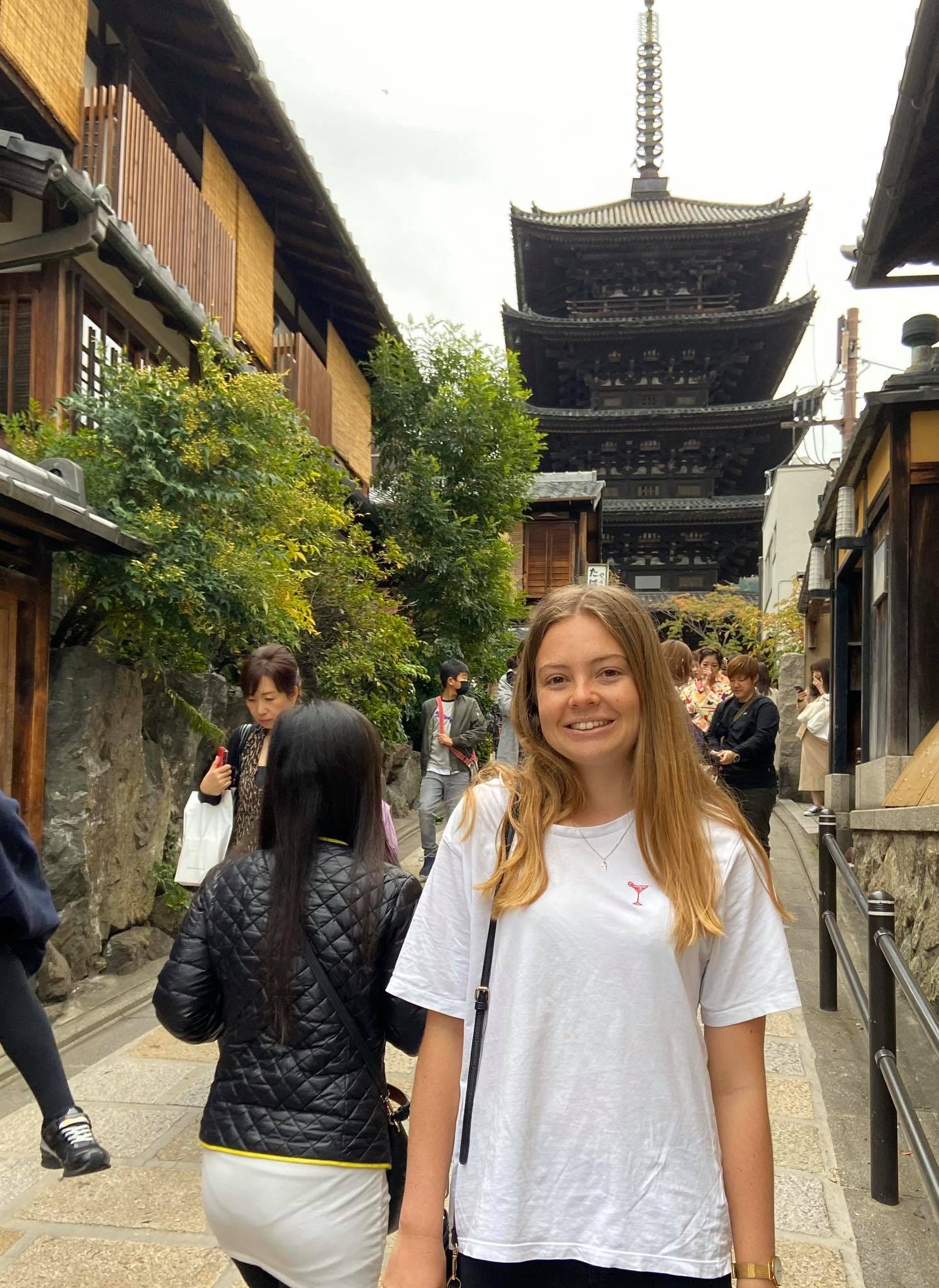 Alice Isabel – Medium