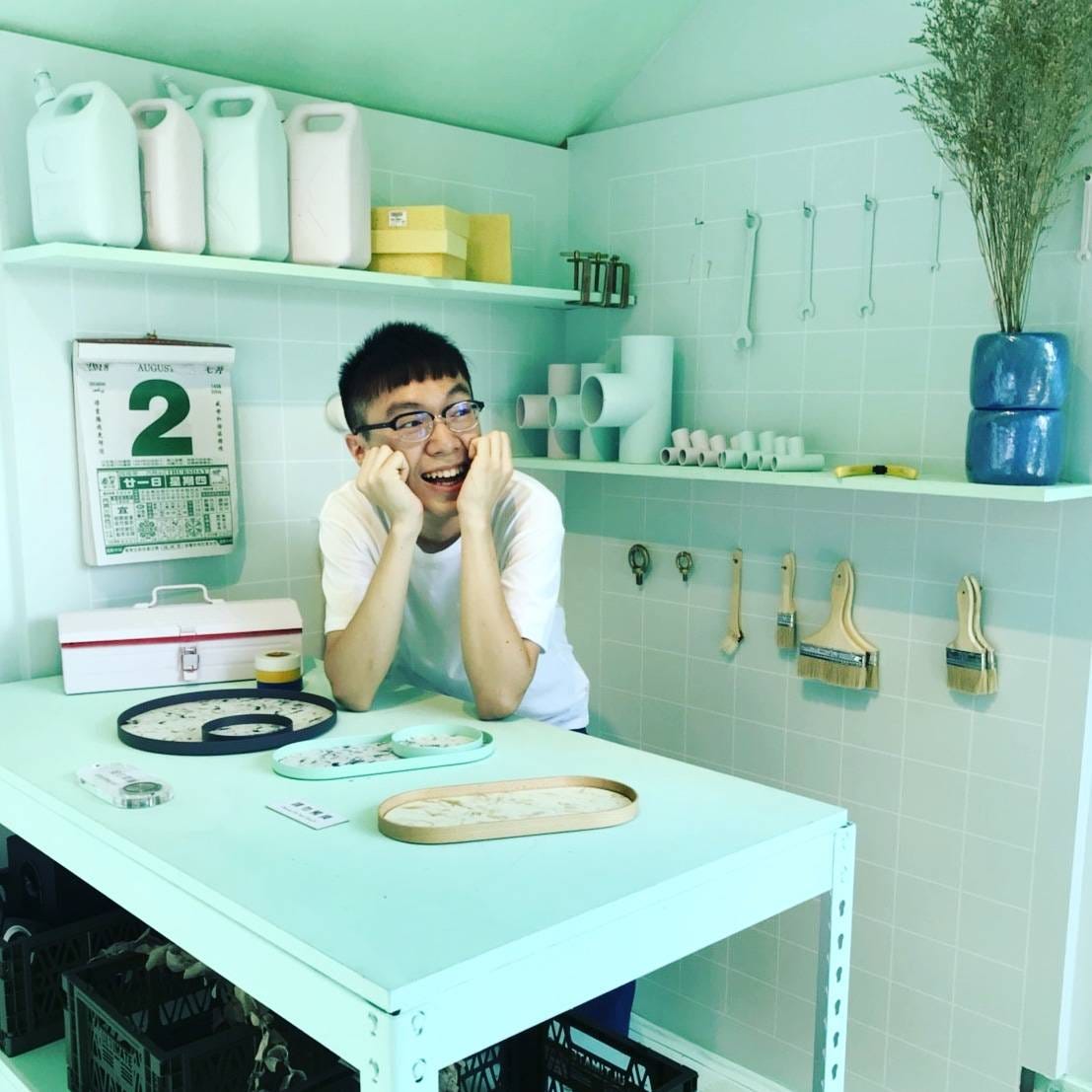 Jerry Lo – Medium