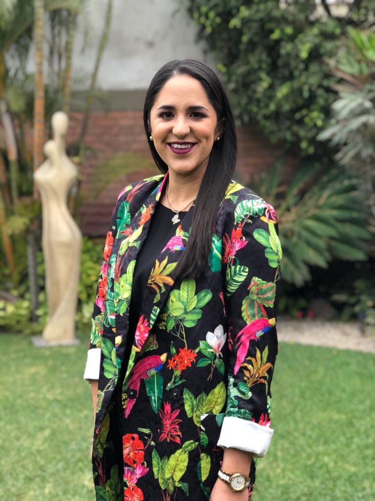 Lucia Valencia-Dongo – Medium