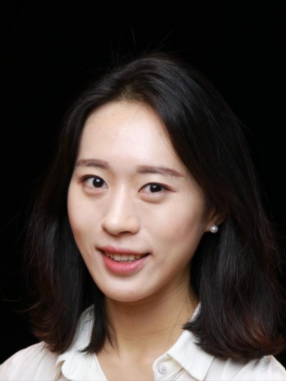 About – Elena Hakyung Hong – Medium