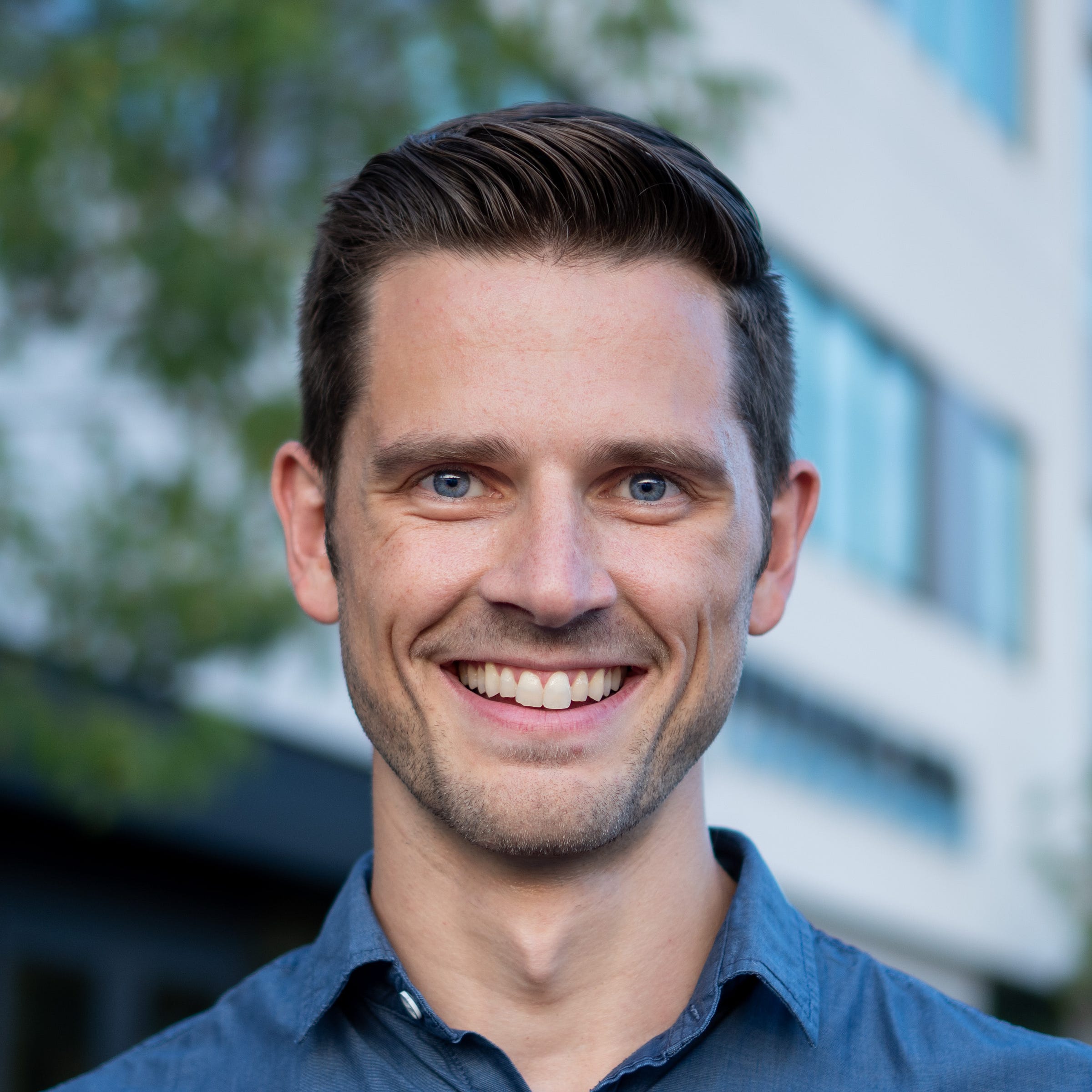 Erik Hansen – Medium