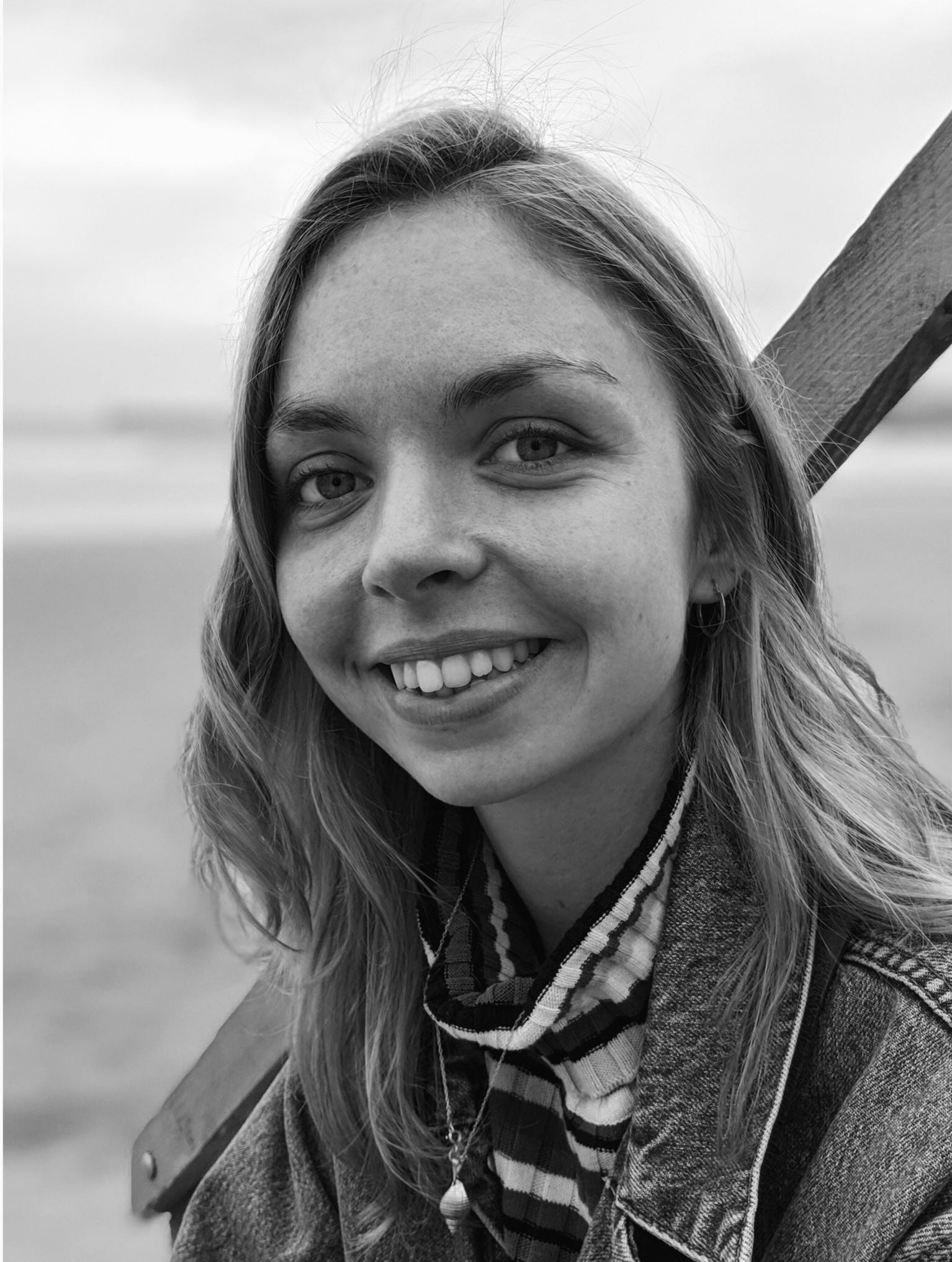 About – Élise B – Medium