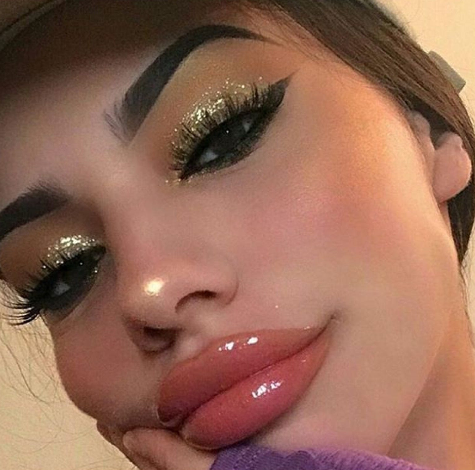 Ruby Simon – Medium