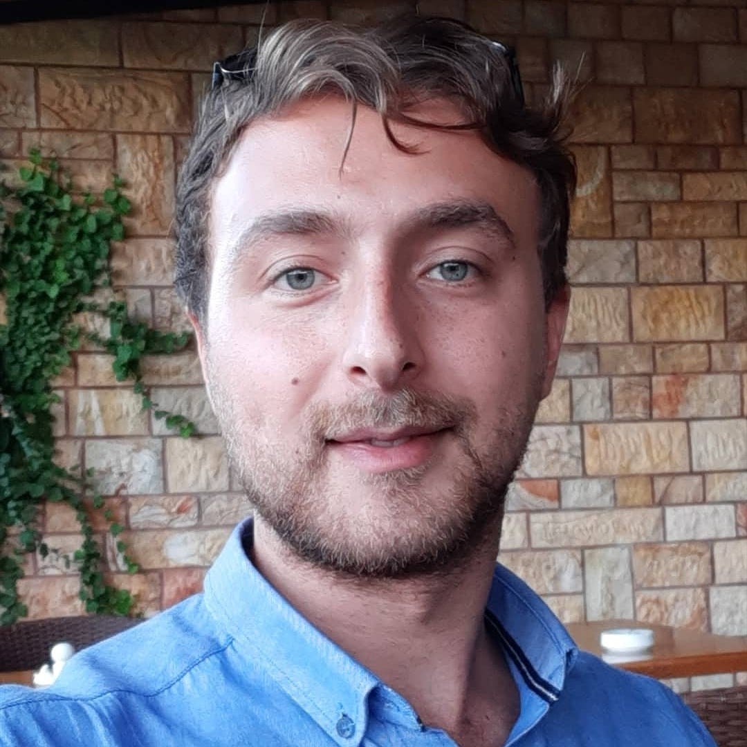 MURAT AVŞAR – Medium