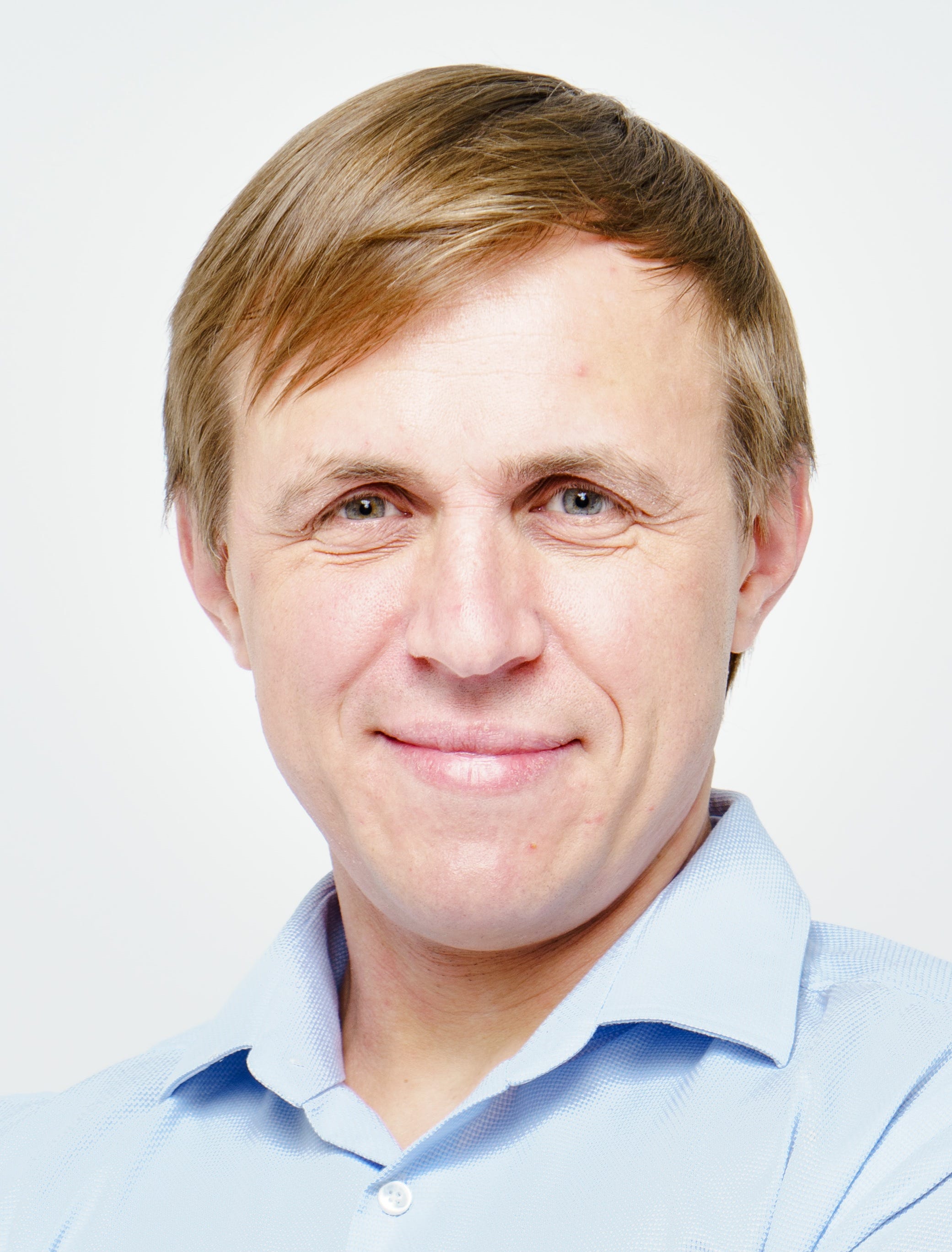 Pavel Shlapak – Medium