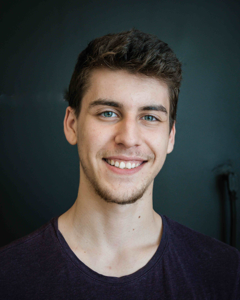 Scout Curry – Medium