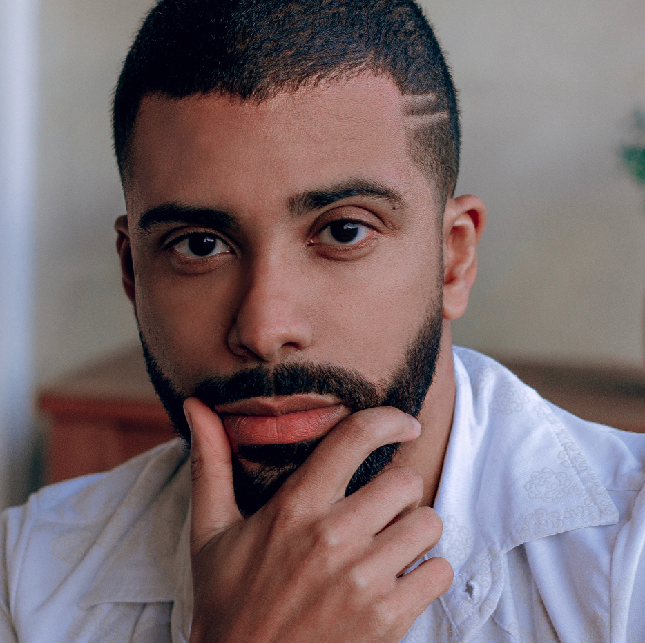 Leo Camargo – Medium