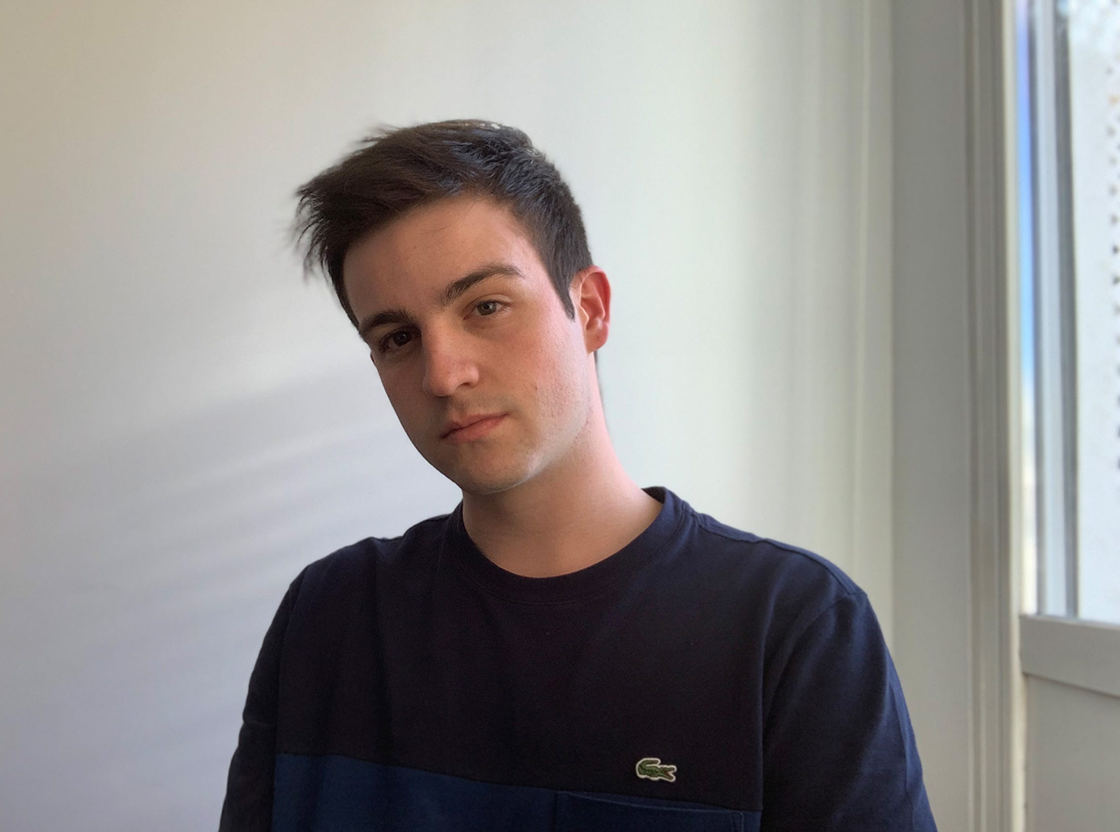 Héctor Gómez – Medium