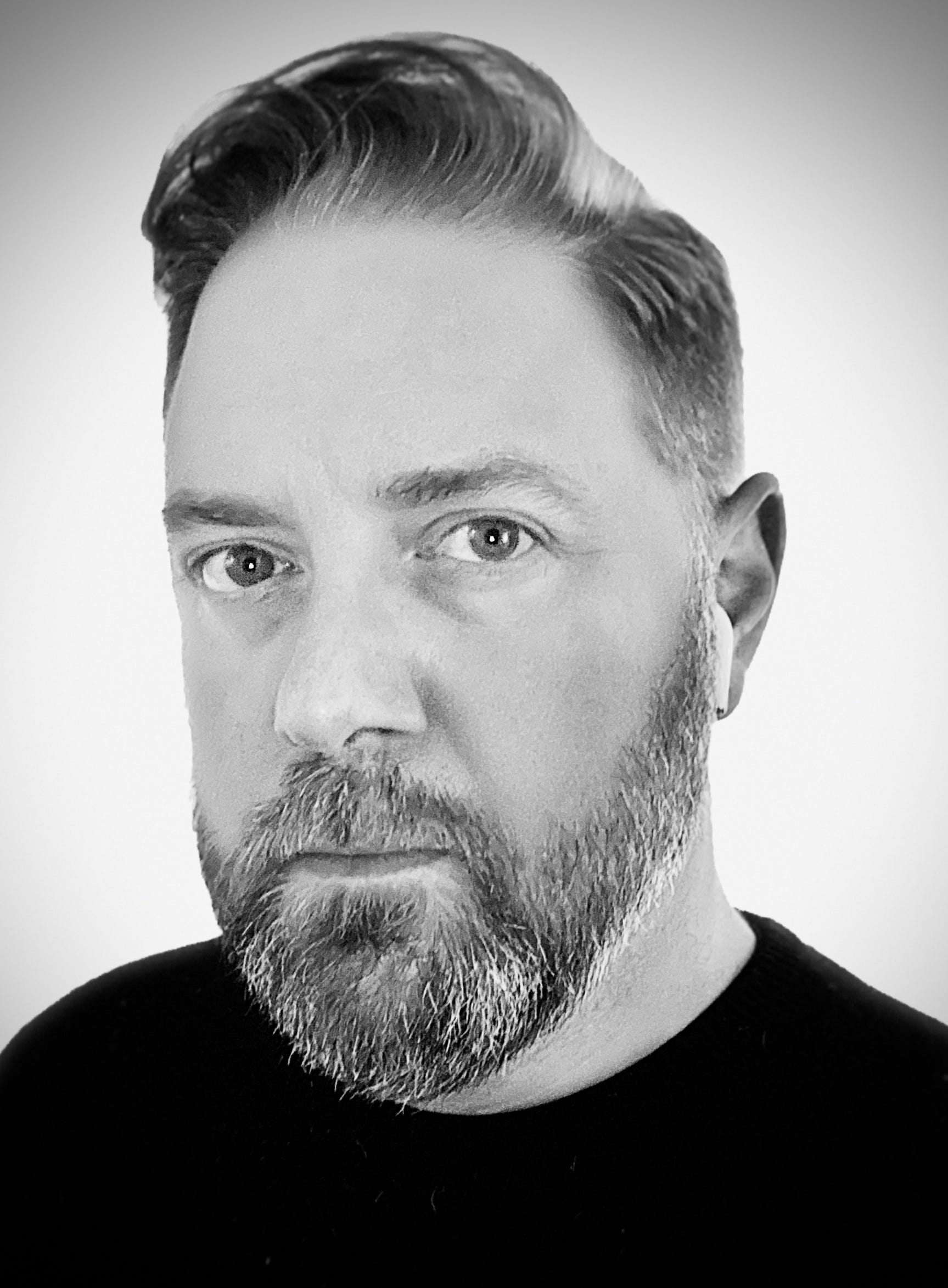 Jason Hartley – Medium