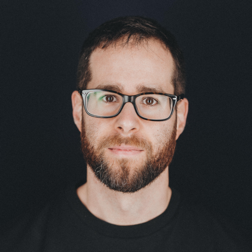 Pablo Román – Medium